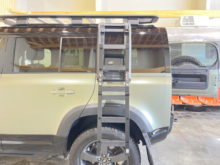 LAND ROVER ディフェンダー110 110Xダイナミック HSE 3.0L D300｜STOCK｜札幌の中古車販売・カスタム ...